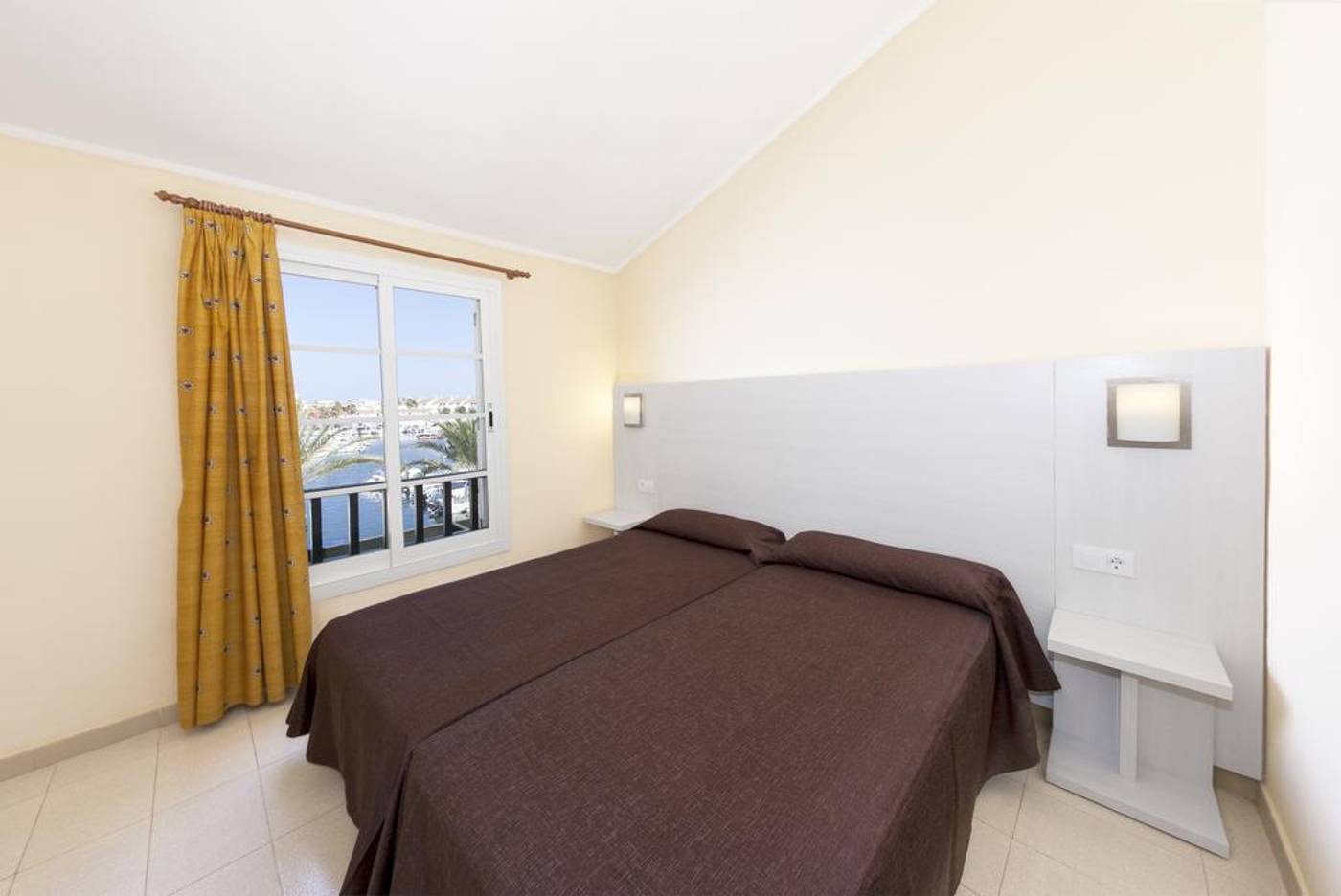 AluaSun Lago Park - Cala N Bosch, Menorca - On The Beach