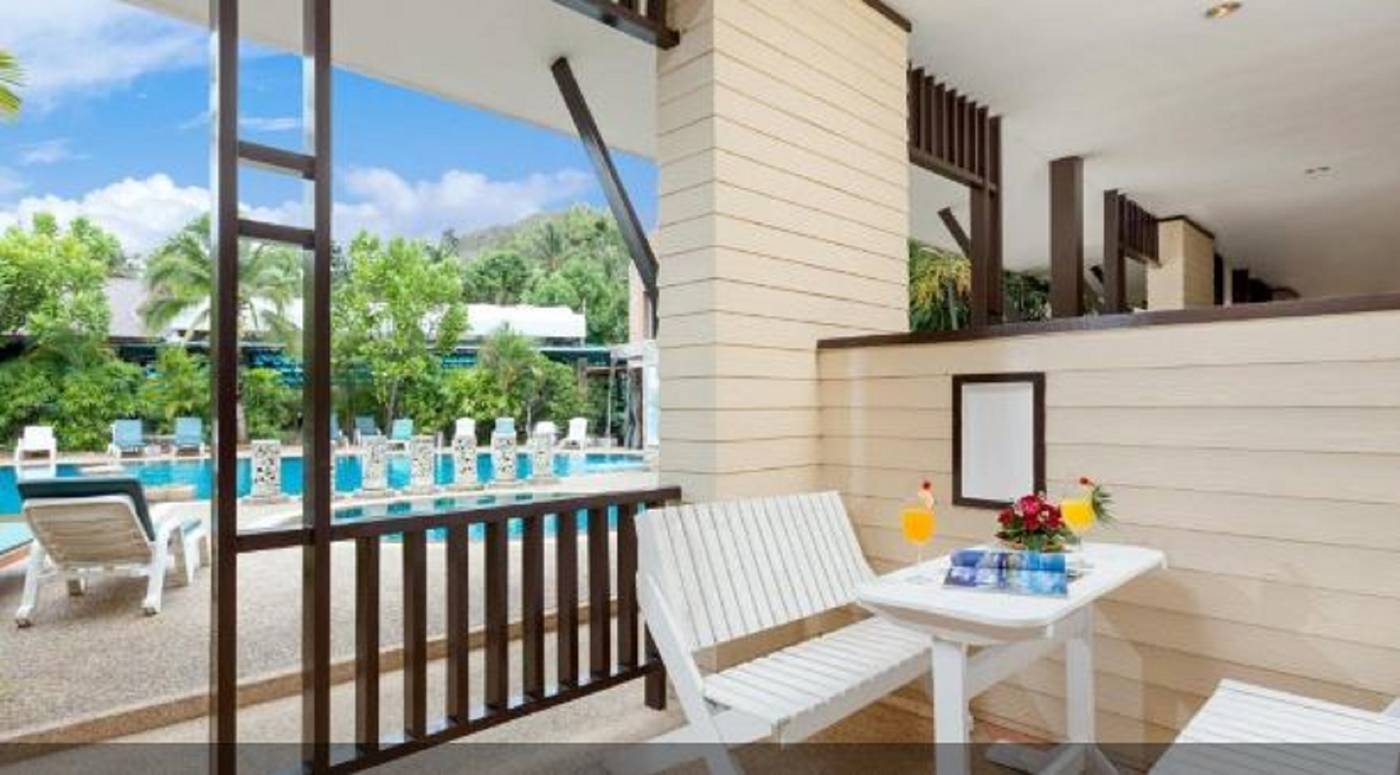 Timber House Resort | £30pp Deposits
