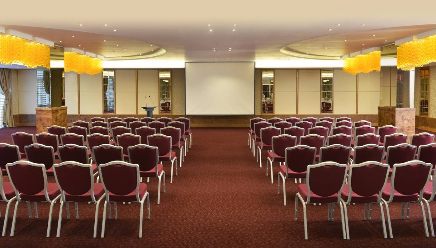 Swiss Belhotel Seef Bahrain | £30pp Deposits