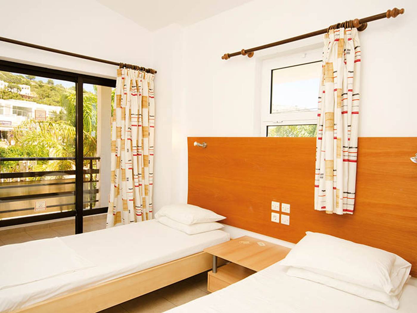 Coliseum Apartments - Pefkos, Rhodes - On The Beach