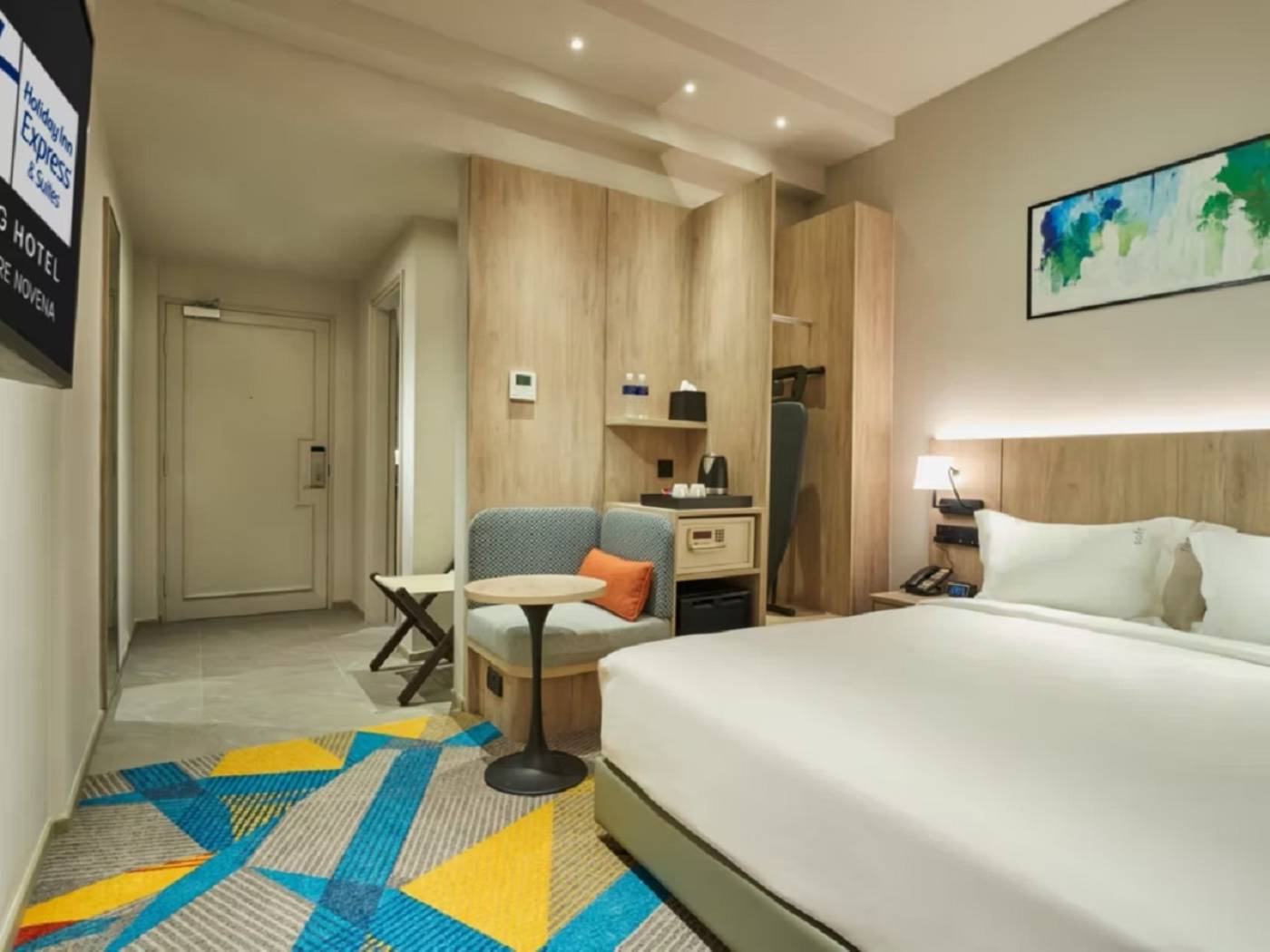 Holiday Inn Express And Suites Singapore Novena | £19pp Deposits