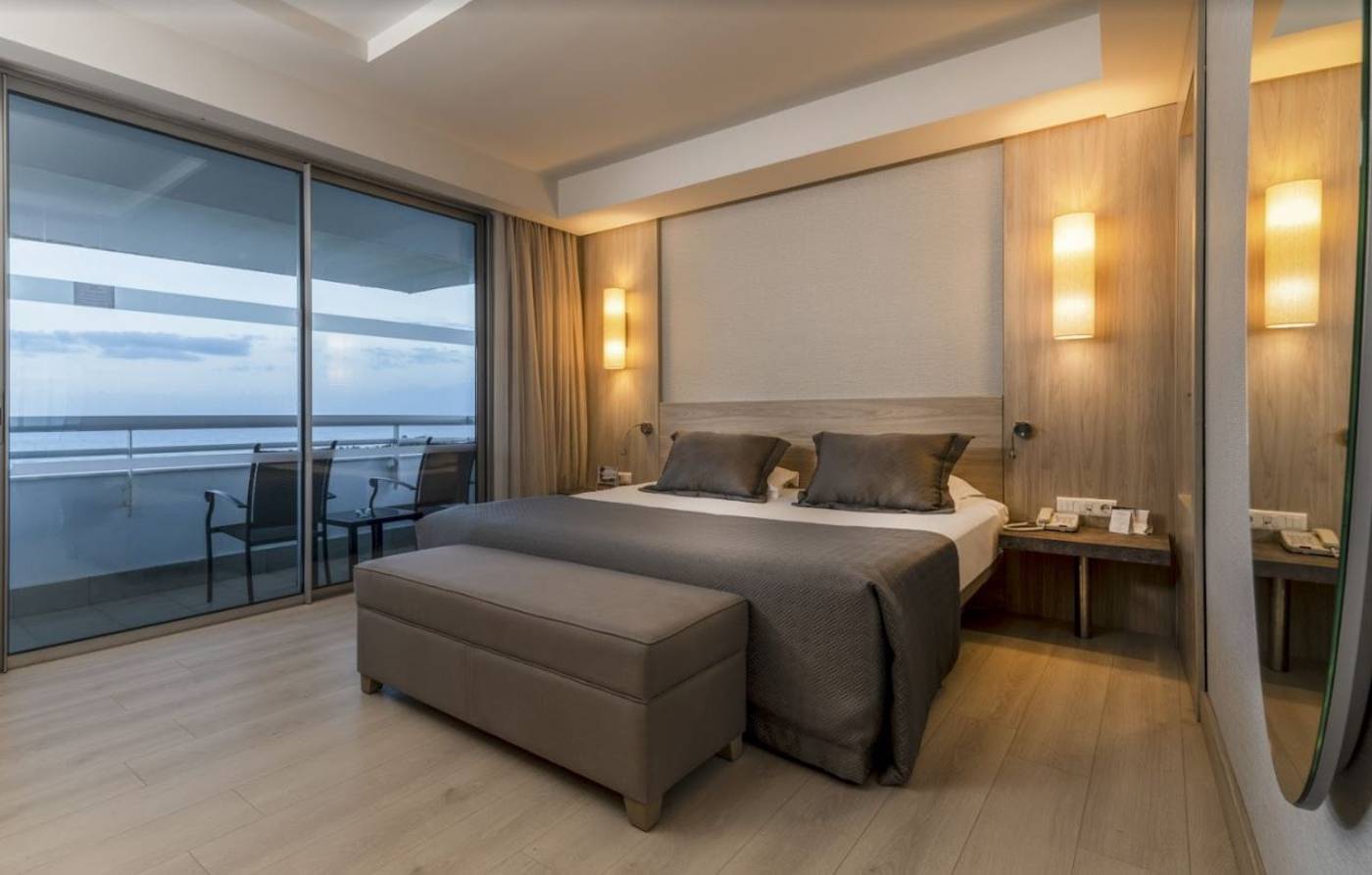 Concorde De Luxe Resort | Turkey | Super-Low £30pp Deposit