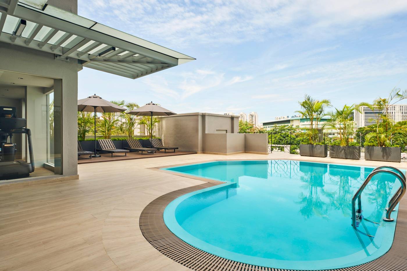 Holiday Inn Express And Suites Singapore Novena | £19pp Deposits
