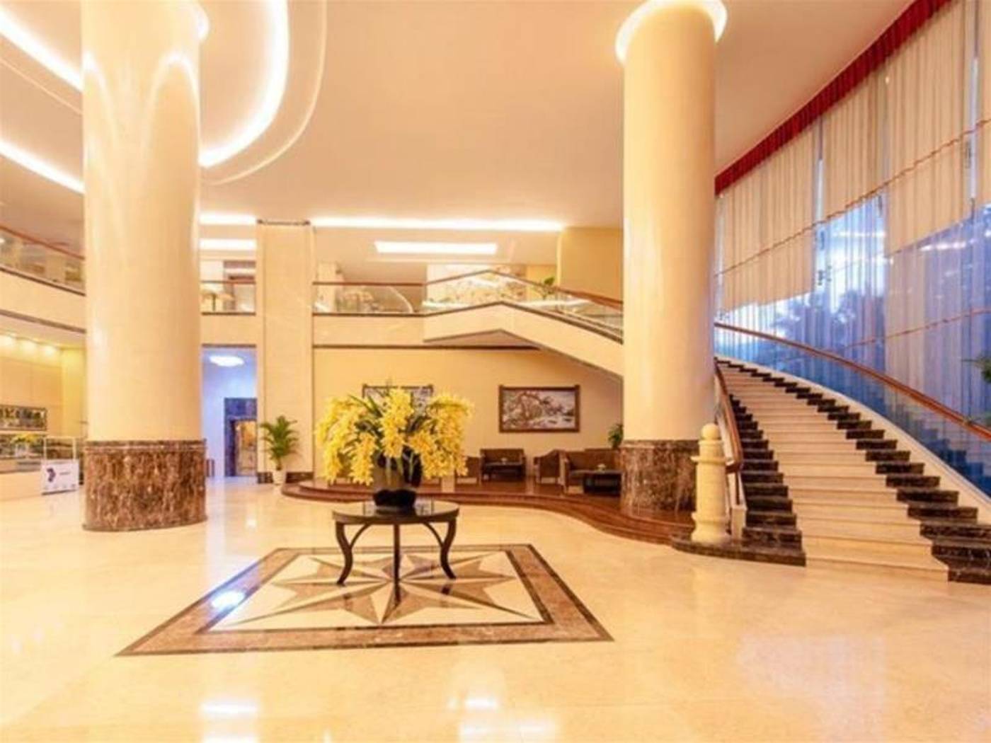 Royale Chulan The Curve | £30pp Deposits