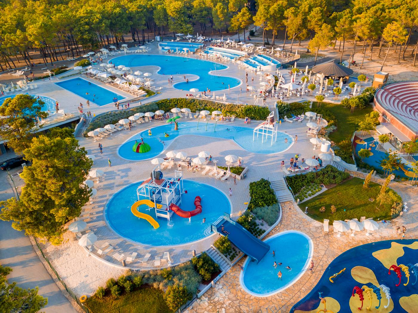 Zaton holiday resort store