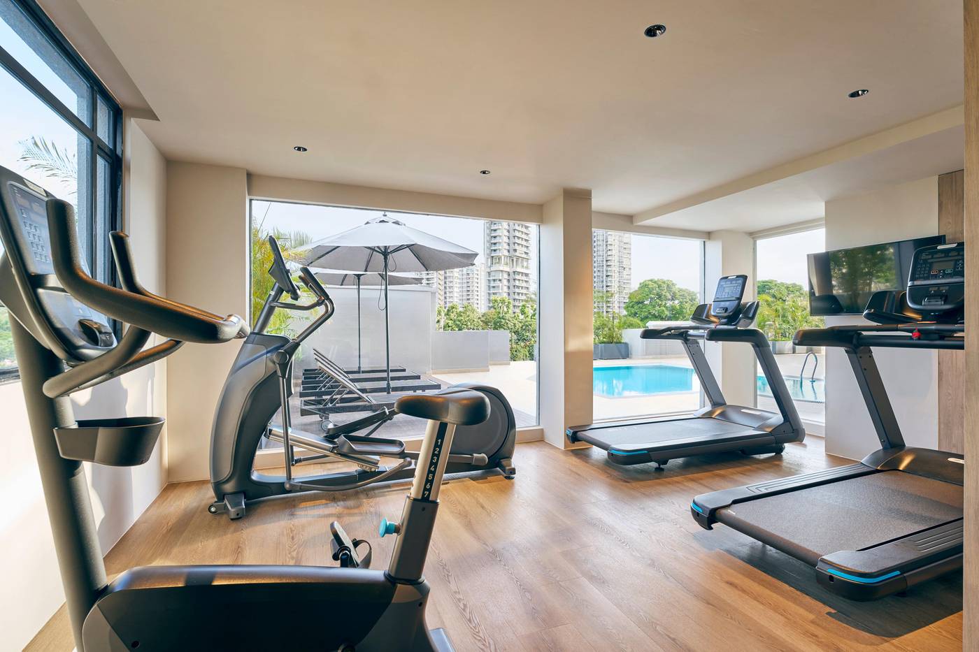 Holiday Inn Express And Suites Singapore Novena | £19pp Deposits