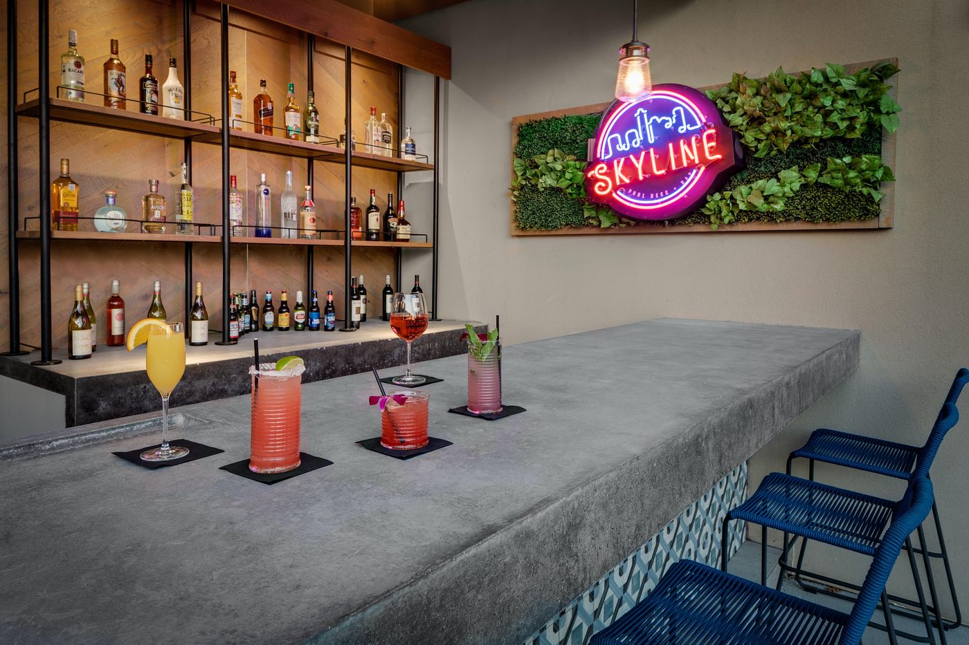 Holiday Inn Express Austin Downtown University | £19pp Deposits